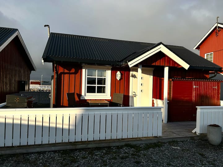 Liten, Lun Og Koselig Hytte - Dønna