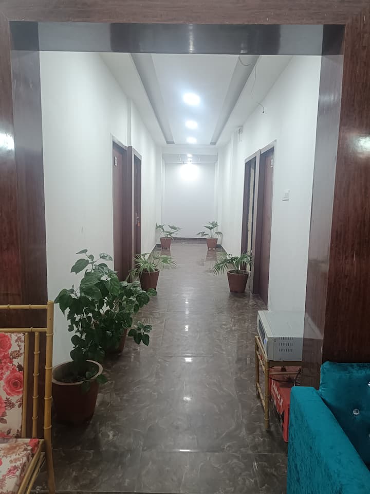 Rooms And Party Space - Noida