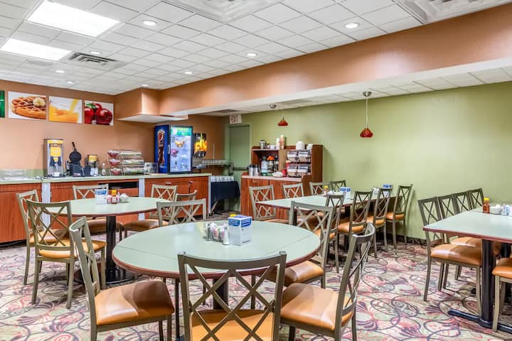 Quality Inn East Stroudsburg - Poconos Pa - East Stroudsburg, PA