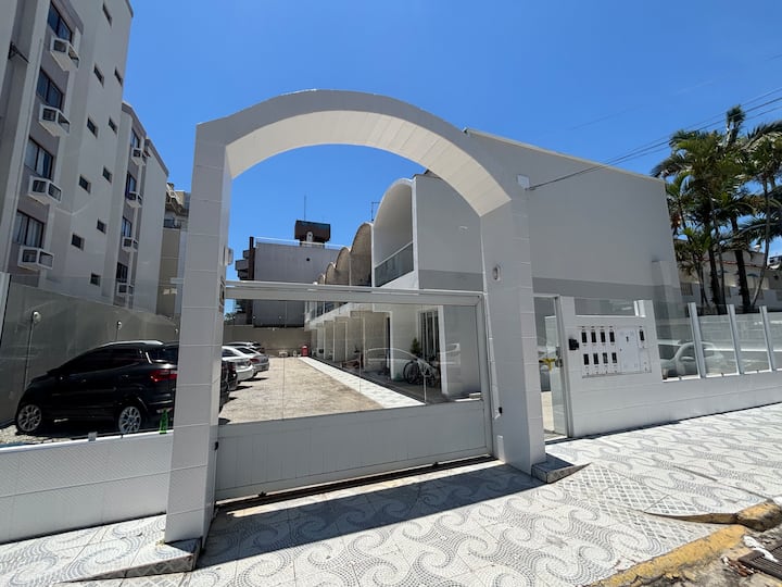 Casa Há 40m Da Praia E No Centro De Canasvieiras - Florianópolis