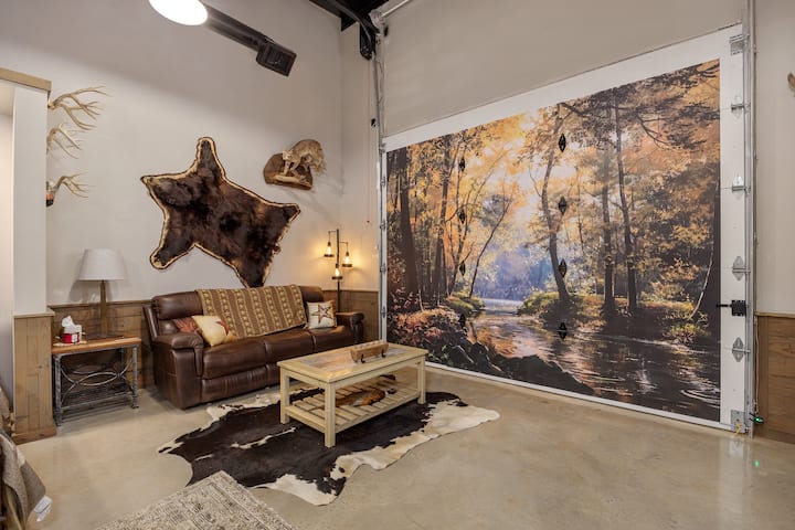 Legacy Trail Wildlife Museum Suite - Tyler, TX