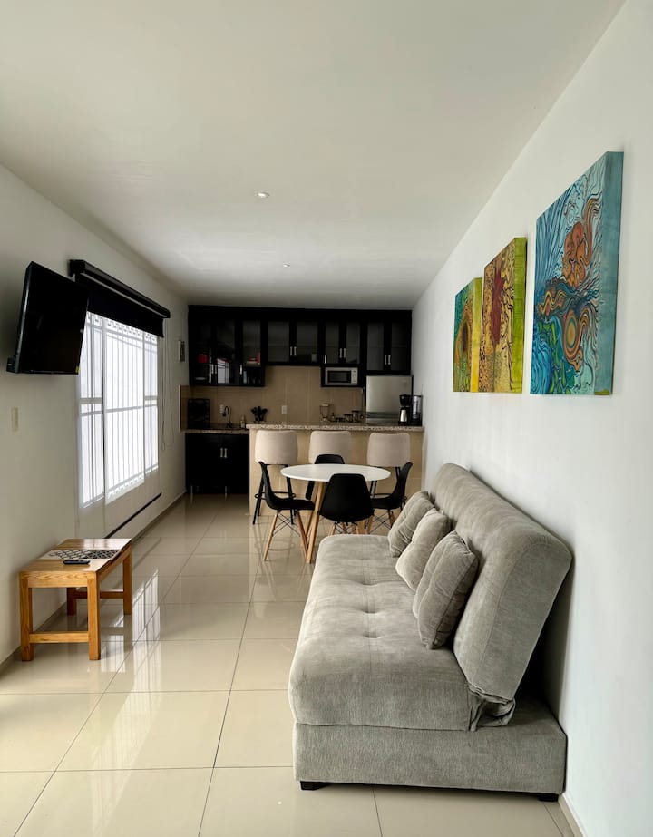 Casa Moderna Y Cómoda | Excelente Ubicación - Tlaquepaque