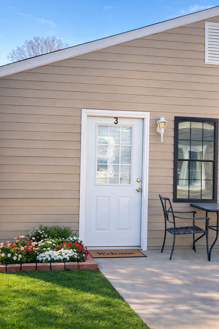 Stylish Private Room | Cozy, Clean & Modern - Chesterfield, VA