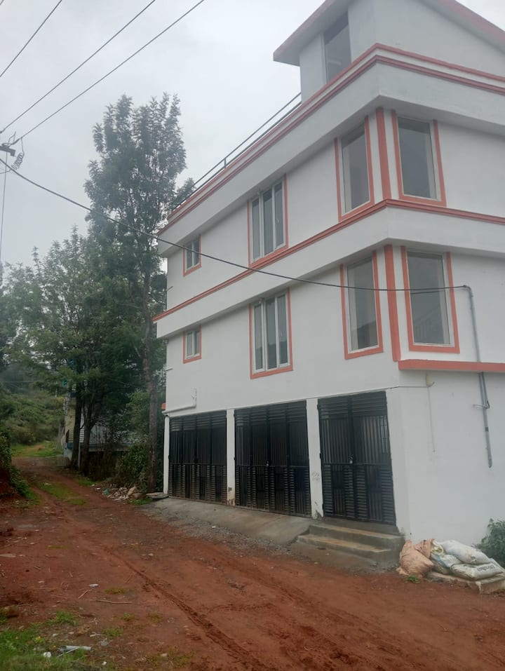 Hertz Flats - Ooty