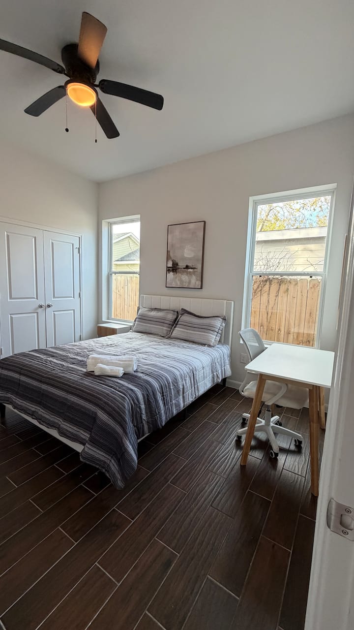 Luxury Private Suite & Bath |Great Location Nrg - Houston, TX