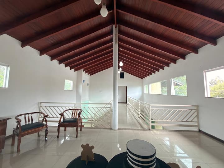 Casa Grande Com Piscina Próximo Ao Centro Suzano. - Suzano