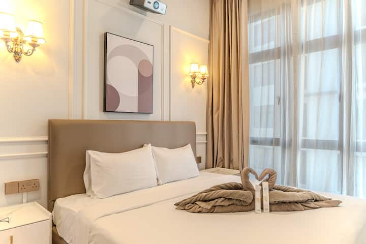 L’atelier Studio @ Space Residency | Projector - Johor Bahru