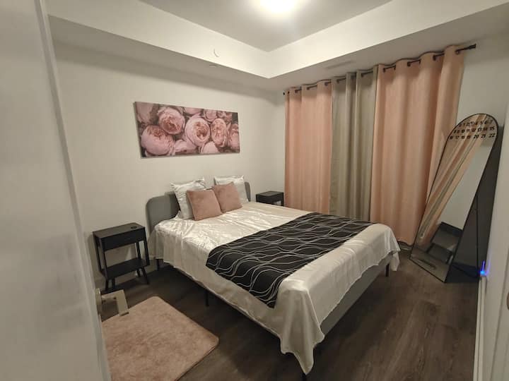 La Vie En Rose Getaway - Oshawa