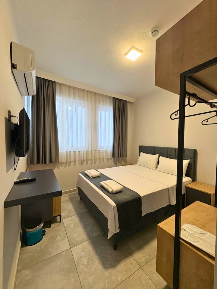 ŞEhir Merkezinde 2 Kişilik Oda - Antalya