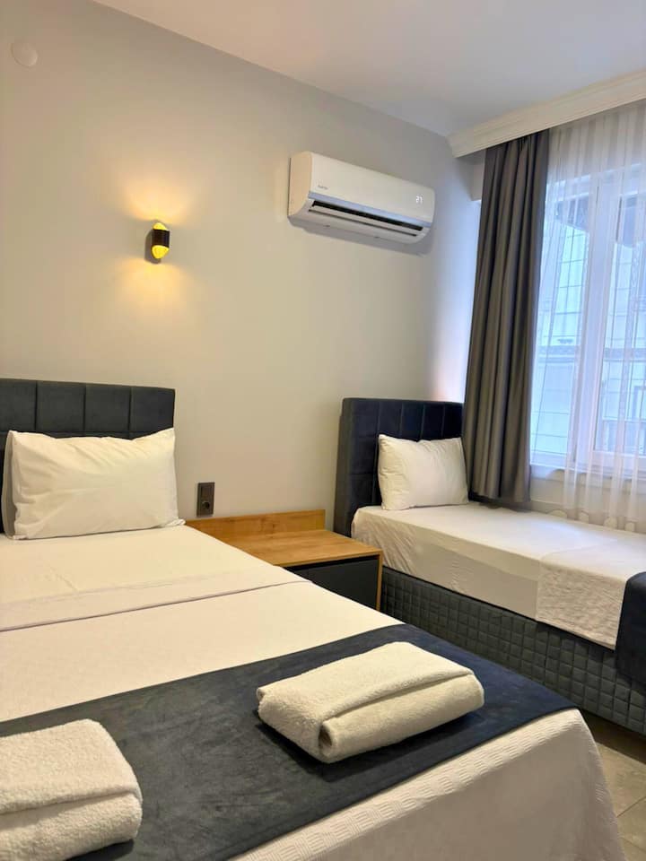ŞEhir Merkezinde 3 Kişilik Oda - Antalya