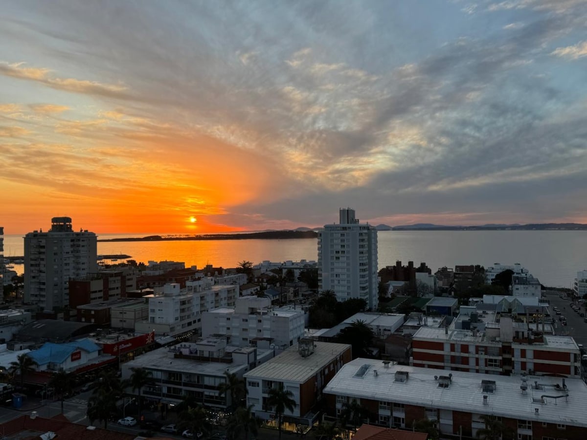 Couchers de soleil sur la mer · 3 chambres - Appartements à louer à ...