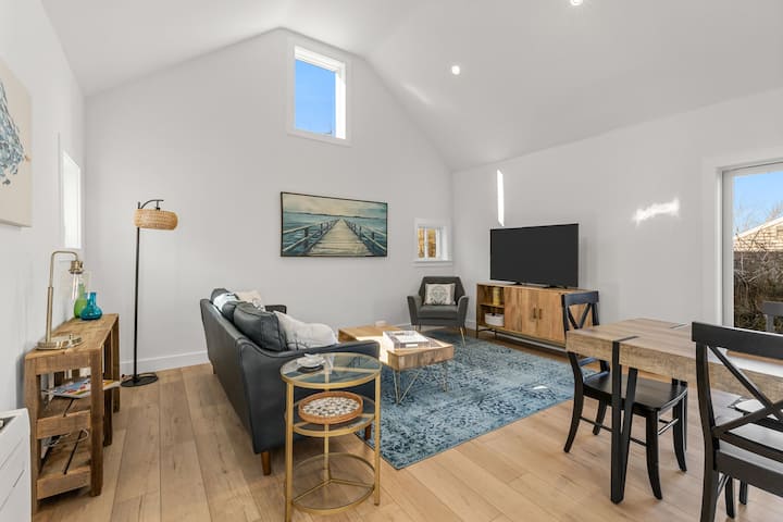 Quaint Home With Yard, Firepit And Outdoor Shower. - Provincetown, MA