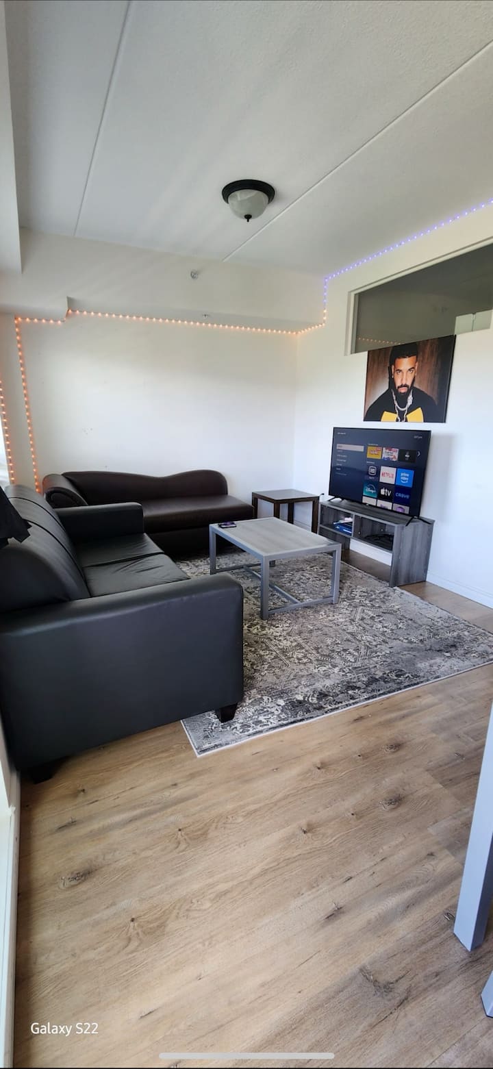 2 Bedroom 2 Bath Condo Close To Laurier & Waterlo - St. Jacobs