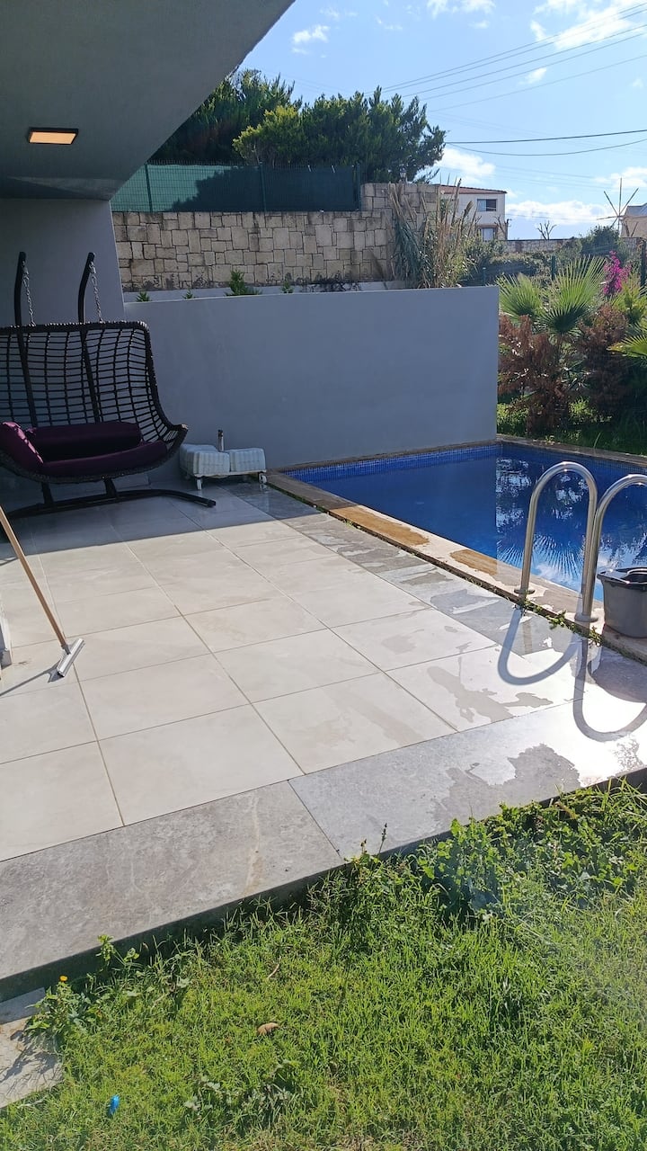 çEşmede 4+1 Havuzlu Lüks Müstakil Villa - Alaçatı