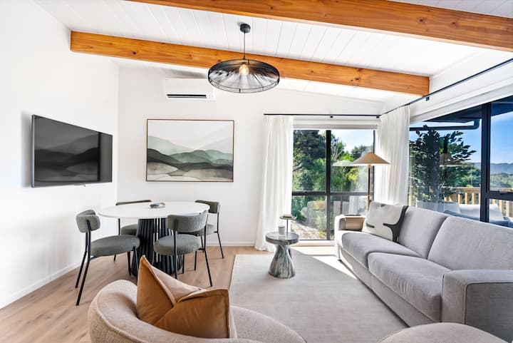 Tui & Nikau Mangawhai - Charming 2 Bedroom Cabin - Mangawhai