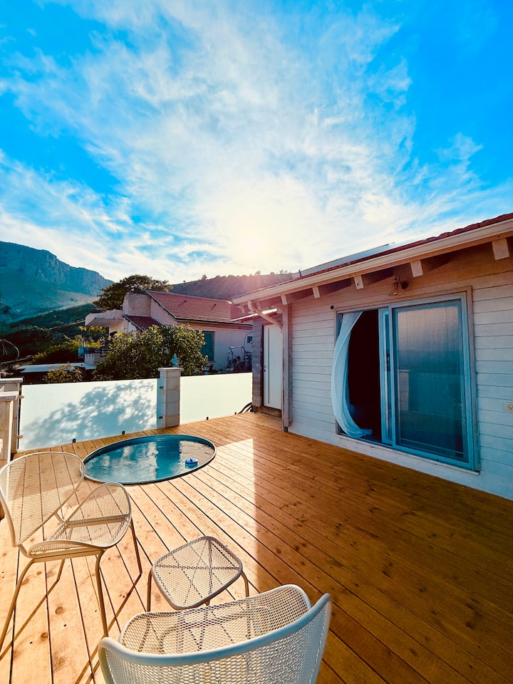 The Handcrafted Cabin - Israel