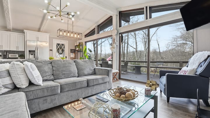 Near Camelback | Game Room | Sauna | Fireplace - Mount Pocono, PA