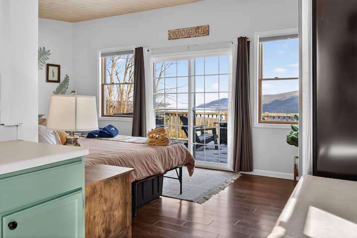 The Overlook Couples Tiny Cabin-hottub-firepit - Naples, NY