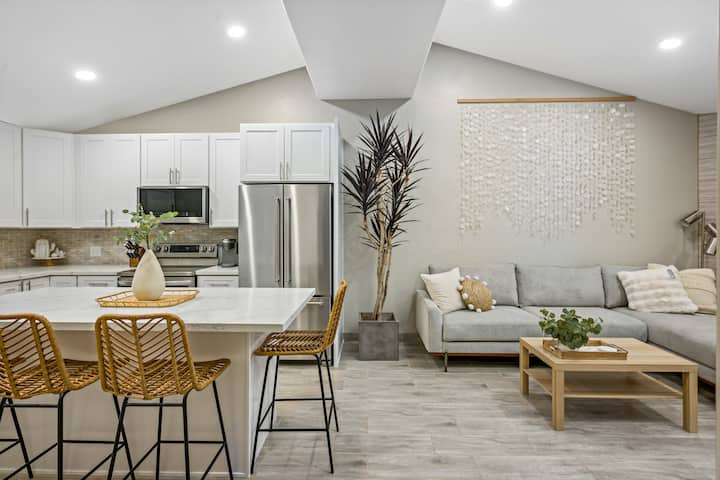 Boho Chic Central 2br/2ba Condo • 2 Kings • U Of A - Tucson, AZ