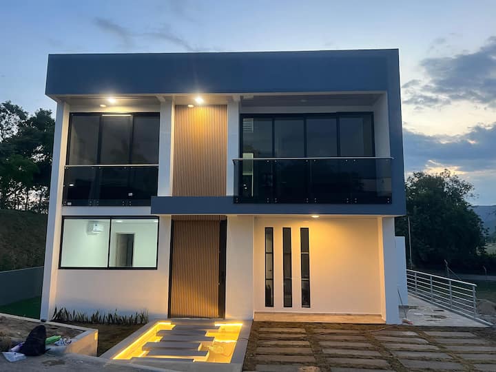 Hermosa Casa Quinta En Condominio Campestre - Carmen Apicala