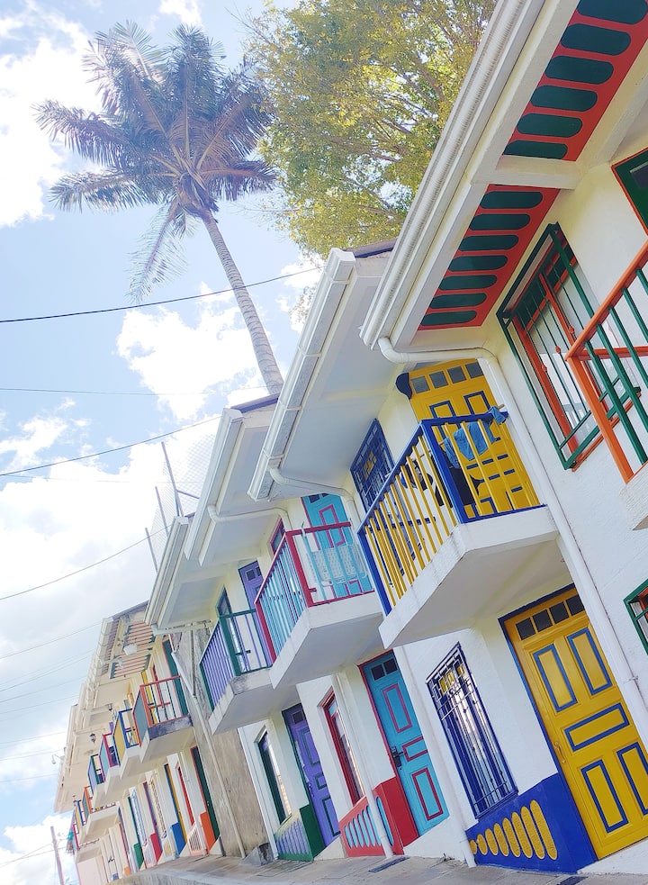 Balcón Con Vista A Las Montañas - Salento, Colombia