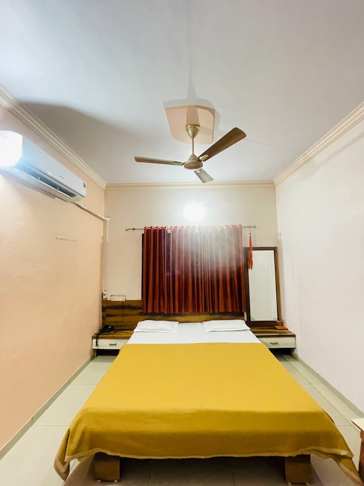 Premium Corporate Stay In Halol | 5 Km To Pavagadh - Halol