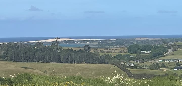 Historic Cottage - Estuary Views & Coastal Charm! - Mangawhai