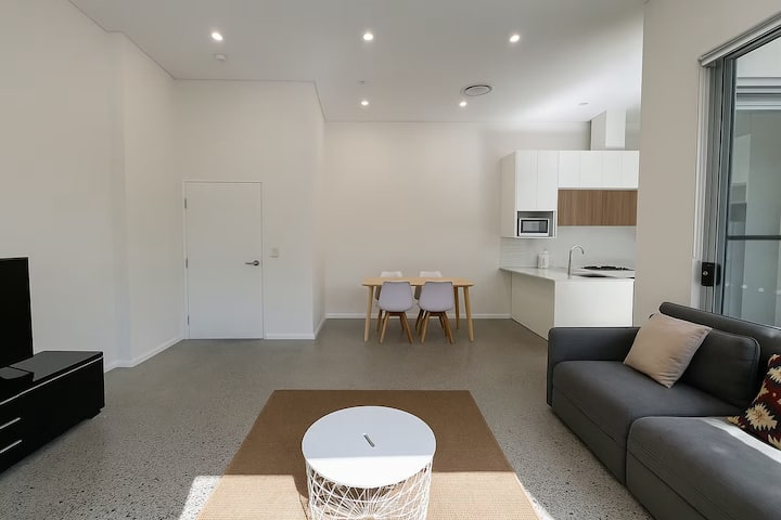 Apartment In Mays Hill - Parramatta