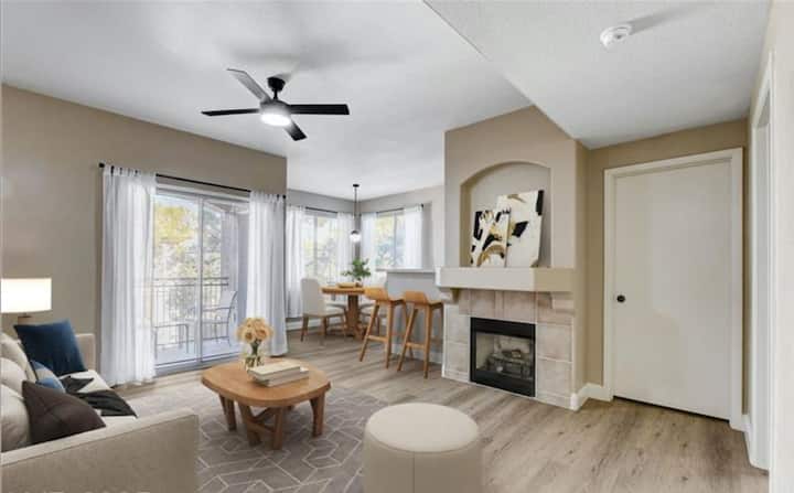 Dusk Landing * Ultra Modern Gated Near Strip - Spring Mountain Ranch State Park, Blue Diamond