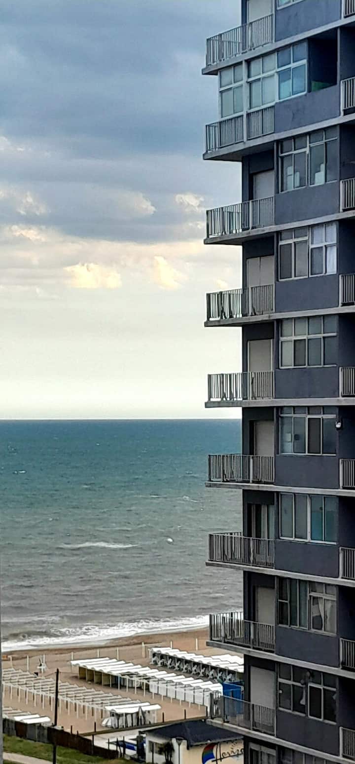 Luminosísimo Departamento Con Vista Al Mar - Miramar