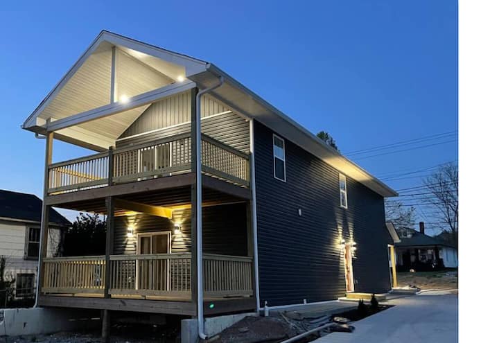 Elizabethtowns Cozy Suite B - Elizabethtown, KY