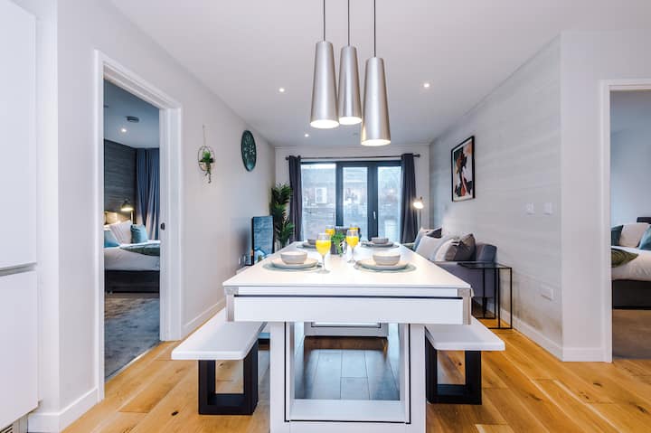 Birmingham City Centre, Pool Table, Apartment - Birmingham