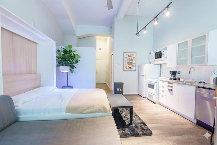 Modern Urban Loft In Central Cincinnati Location - Covington, KY