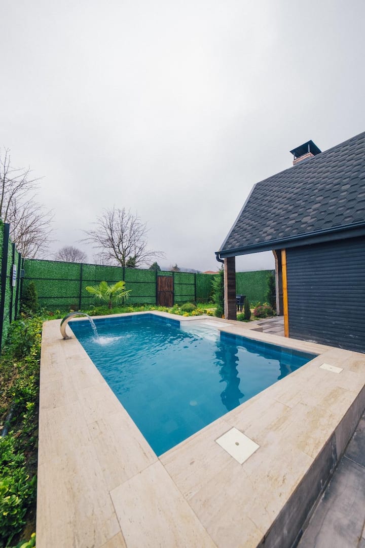 Sıcak Havuzlu Büyük Bungalo - Sakarya