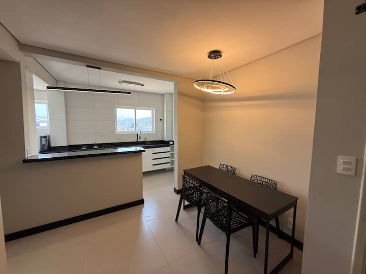 Apartamento Quadra Da Praia. Novo - São Vicente