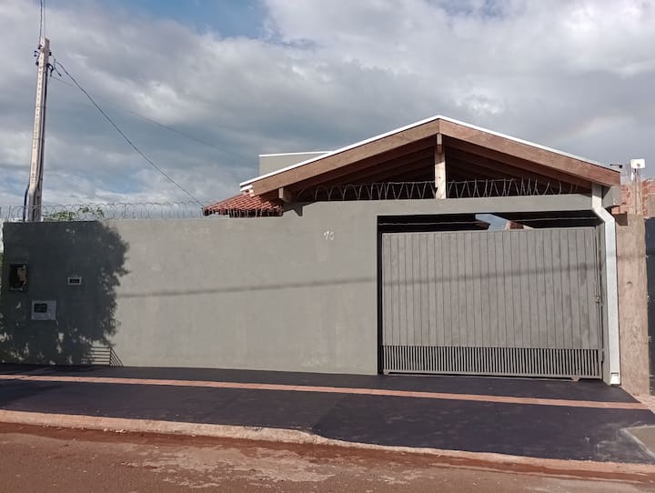 Lugar Tranquilo, Sossegado E Longe Da Agitação. - Dourados