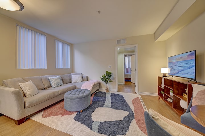 Cozy 1|bd In The Heart Of Sm | Prime Location - Santa Monica, CA