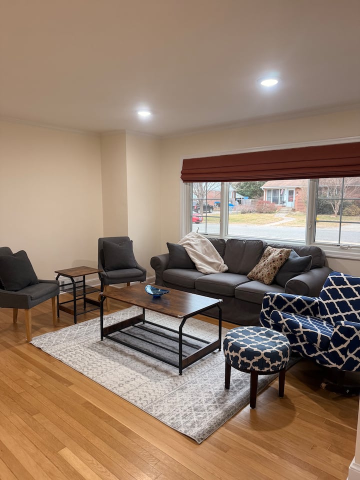 Cozy Expanded Rambler In Bethesda - Nature Retreat - Bethesda, MD