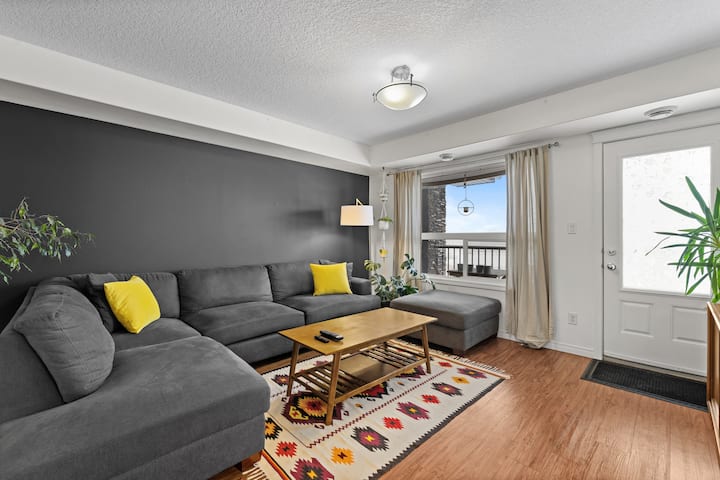 Fully Furnished 2 Br, 2-bath Retreat - Stonebridge - Saskatoon