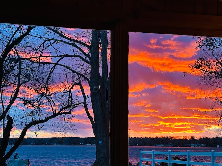 Best Sunsets! On Paradise Lake Near Mackinaw City. - All Seasons Resort, Carp Lake
