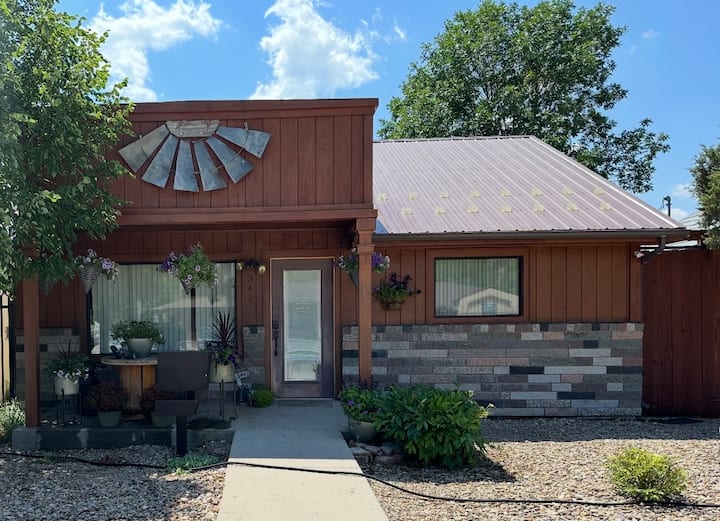 Cozy Black Hills Home On Main Street | Hot Springs - Hot Springs, SD