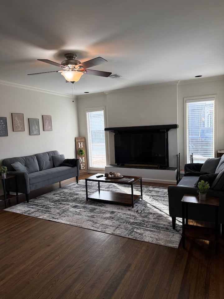 Charming Brookside Retreat - Tulsa, OK