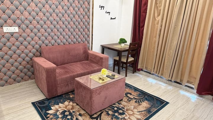 Zoomstay -1bhk @ Spectrum Mall, Sector 75 - Noida