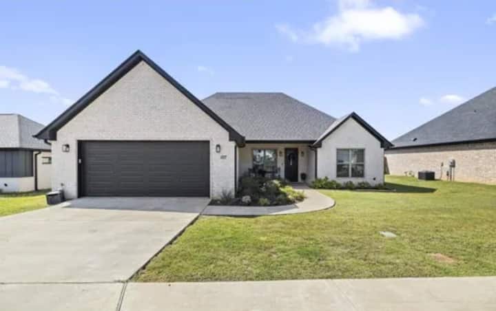 3 Bedroom/2b Steps Away From Spring Hill Park! - Longview, TX