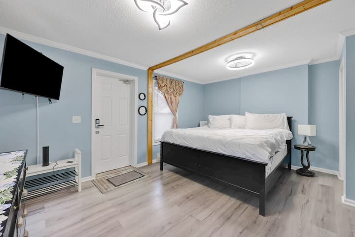 Capital City Retreat - Hartford, CT