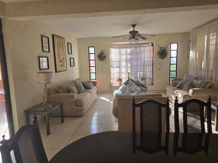 Casa Cerca De La Playa, La Diana Y La Costera - Acapulco