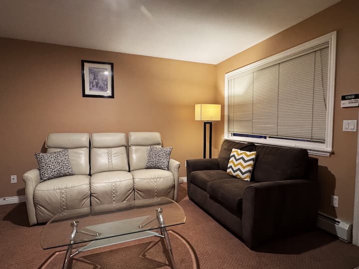 Cozy Private Suite • Peaceful Stay Near Hospital - Abbotsford