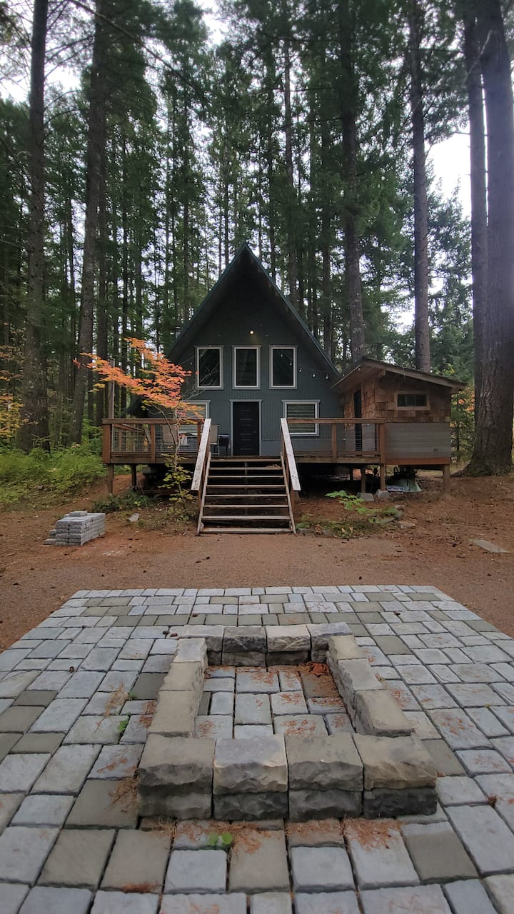 Cozy Cabin Near Mt Rainier & White Pass Ski Resort - Packwood, WA