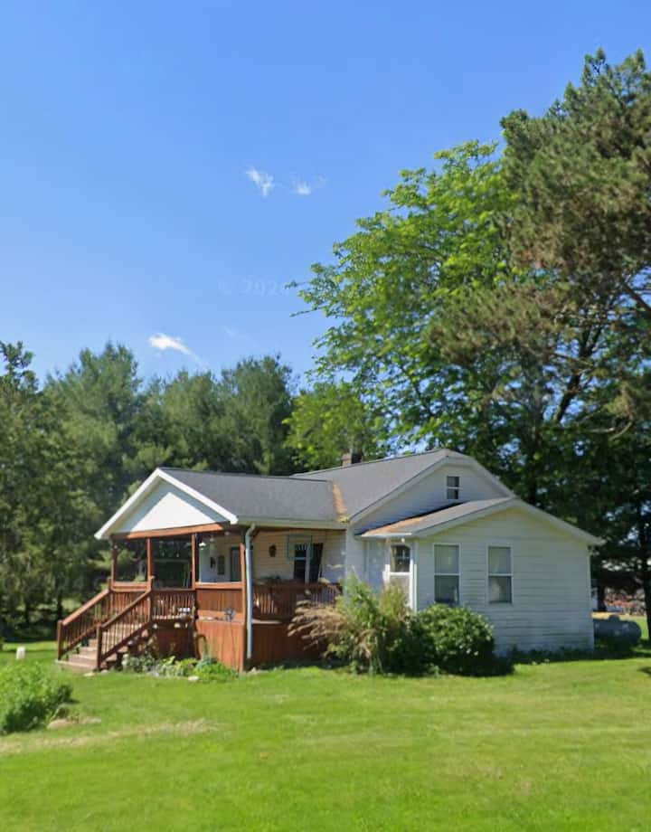 Country Getaway Close To Downtown New Lothrop - Montrose, MI