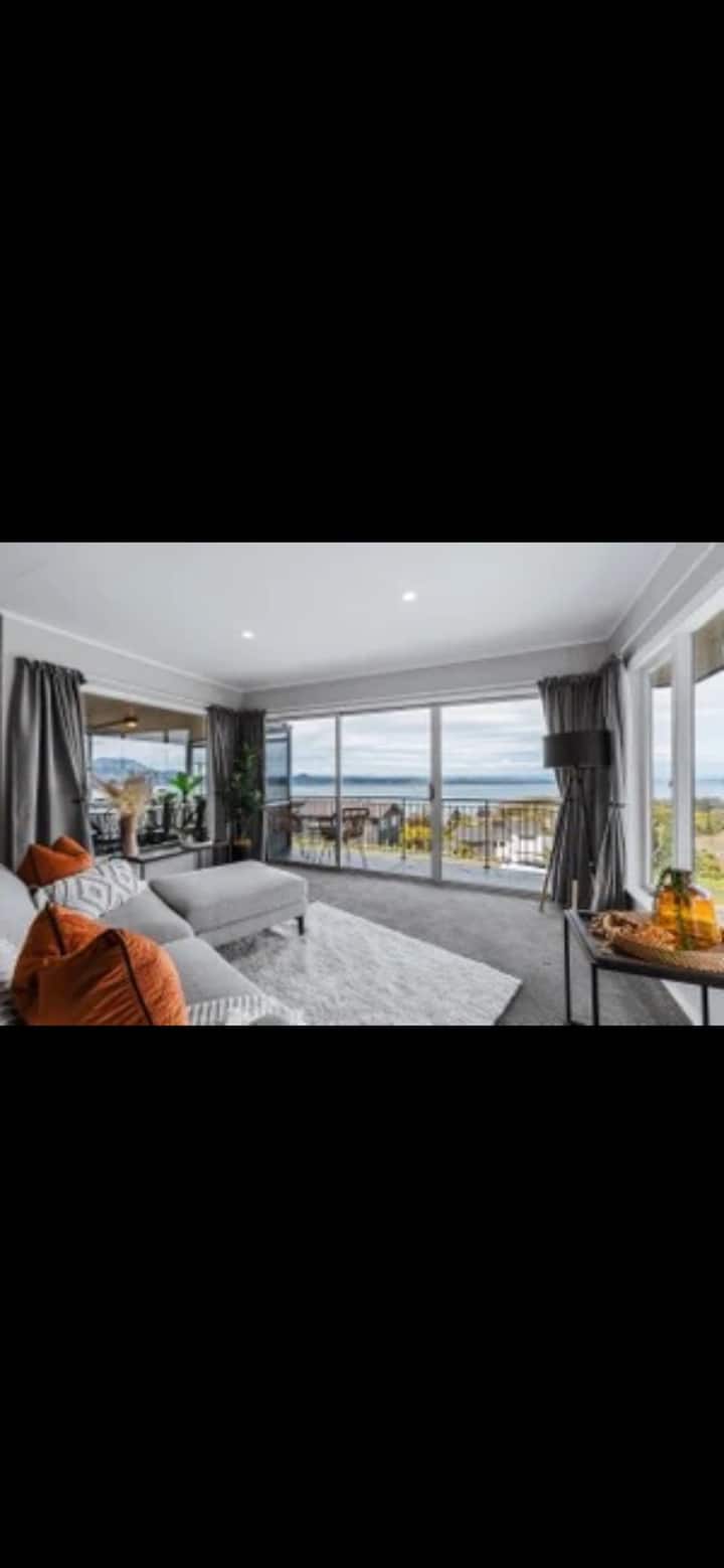 Panoramic Views Of Lake Taupō, Cosy Luxury Retreat - Lake Taupo